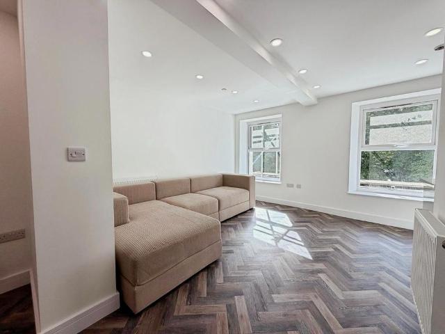 2 bedroom flat to rent