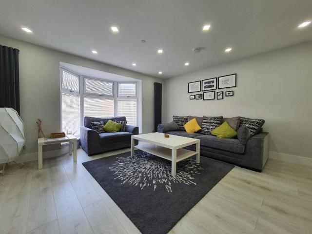 2 bedroom flat to rent