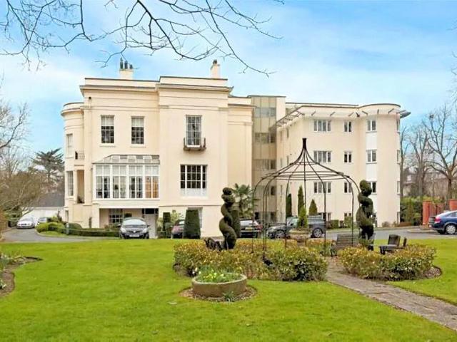 2 bedroom flat to rent