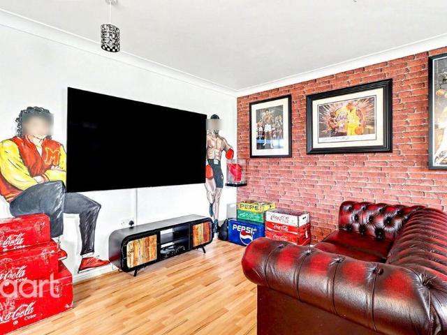 2 bedroom flat to rent