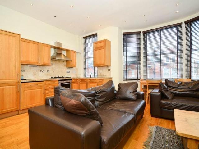 2 bedroom flat to rent