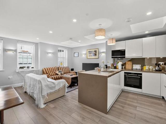 2 bedroom flat to rent