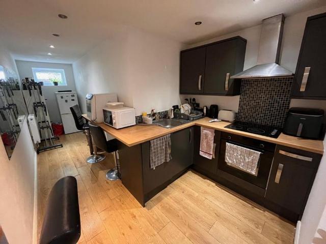 2 bedroom flat to rent