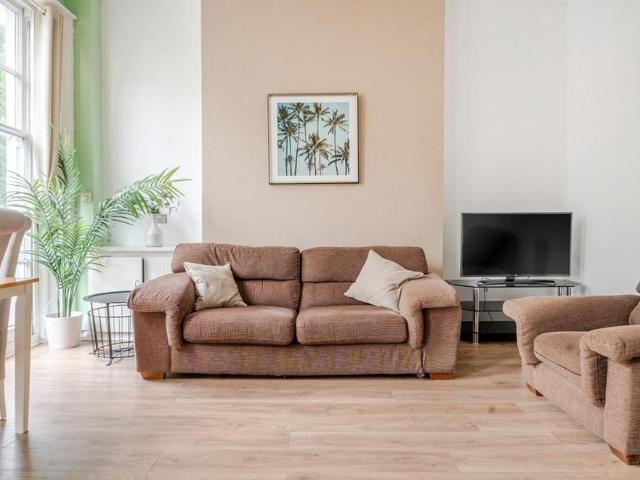 2 bedroom flat to rent