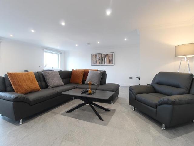 2 bedroom flat to rent
