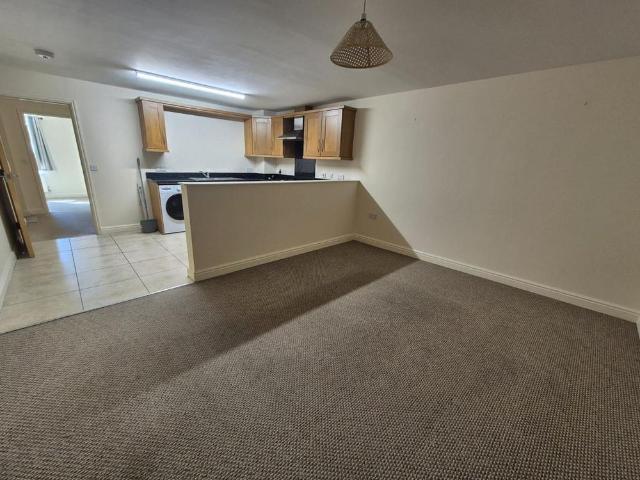 2 bedroom flat to rent