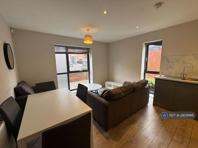2 bedroom flat to rent