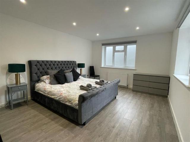 2 bedroom flat to rent