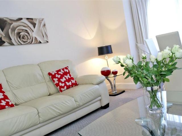 2 bedroom flat to rent