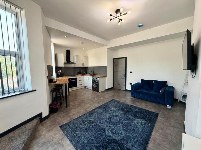 2 bedroom flat to rent
