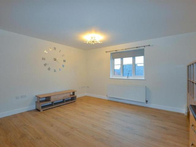 2 bedroom flat to rent