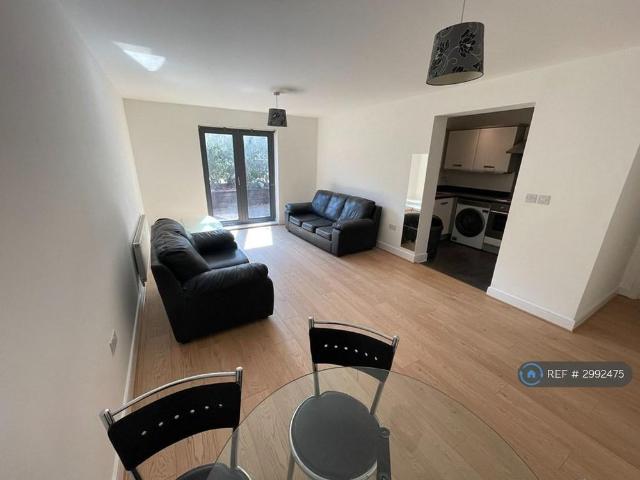 2 bedroom flat to rent