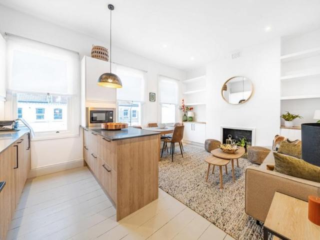 2 bedroom flat to rent