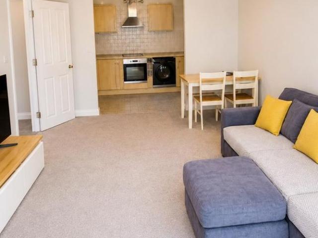 2 bedroom flat to rent