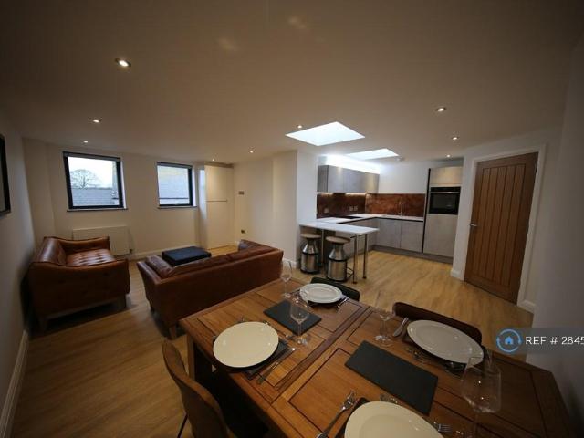 2 bedroom flat to rent