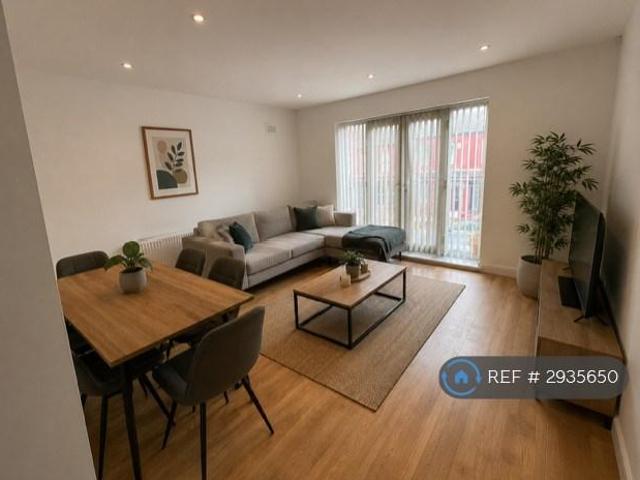 2 bedroom flat to rent