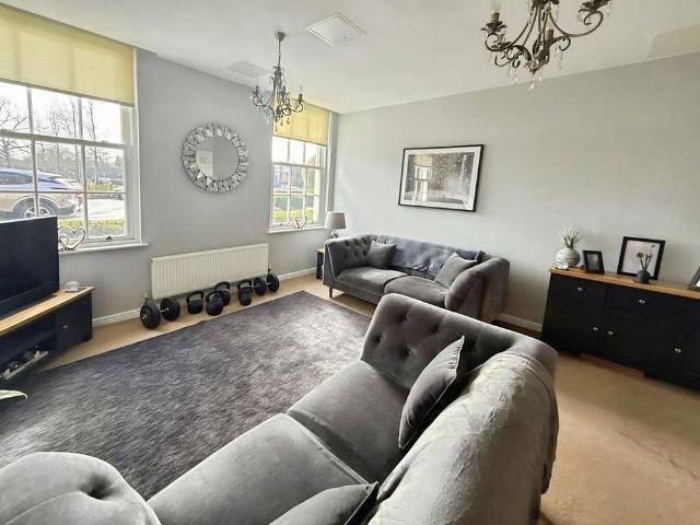 2 bedroom flat to rent