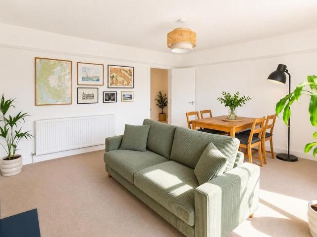 2 bedroom flat to rent