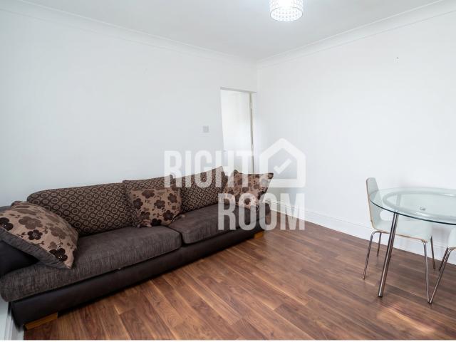 2 bedroom flat to rent