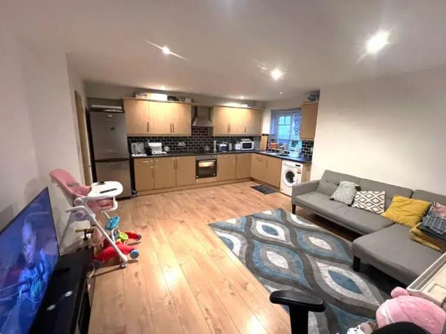 2 bedroom flat to rent