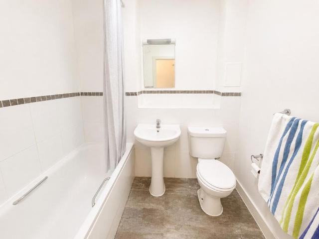 2 bedroom flat to rent