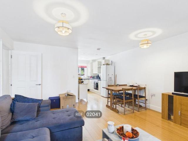 2 bedroom flat to rent