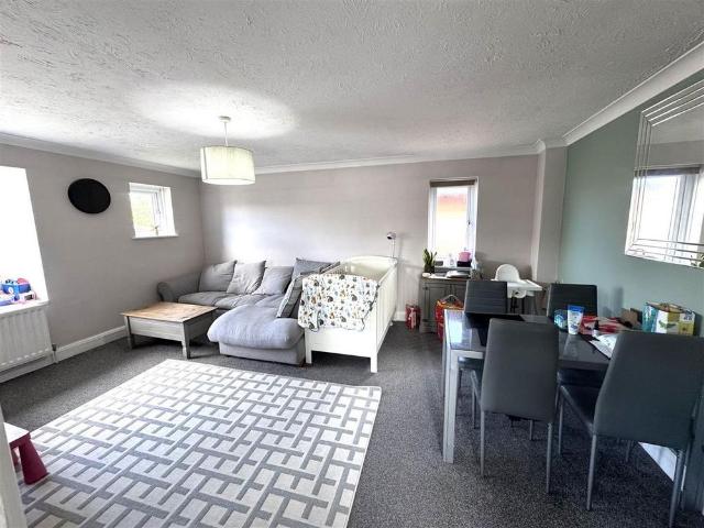 2 bedroom flat to rent