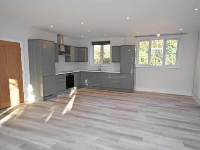 2 bedroom flat to rent