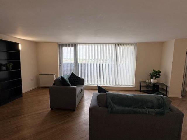 2 bedroom flat to rent