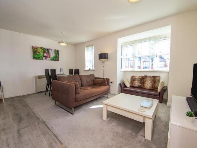 2 bedroom flat to rent