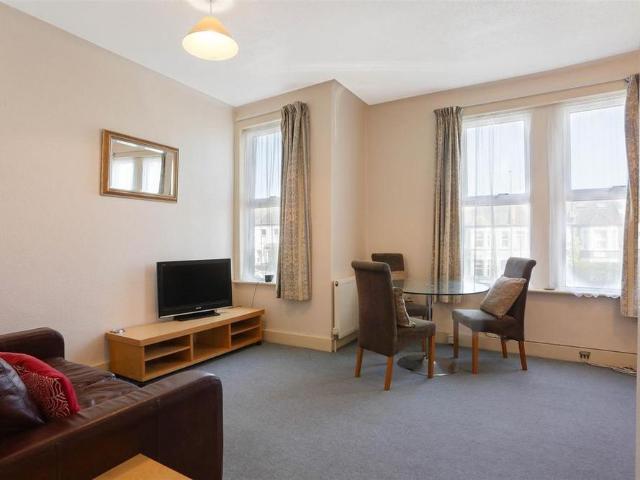 2 bedroom flat to rent