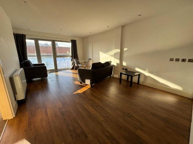 2 bedroom flat to rent