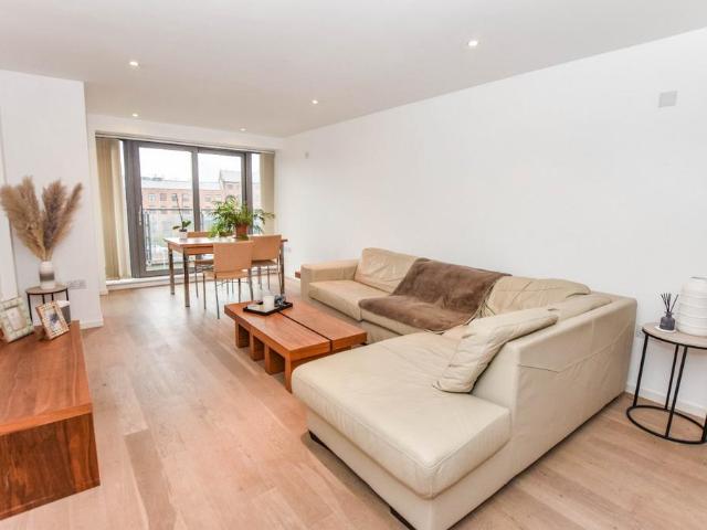 2 bedroom flat to rent