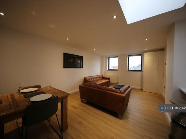 2 bedroom flat to rent