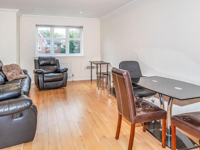 2 bedroom flat to rent