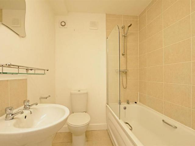 2 bedroom flat to rent