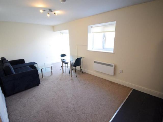 2 bedroom flat to rent