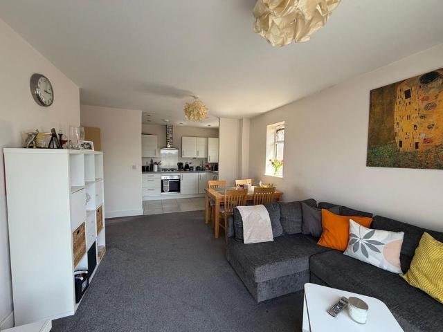 2 bedroom flat to rent