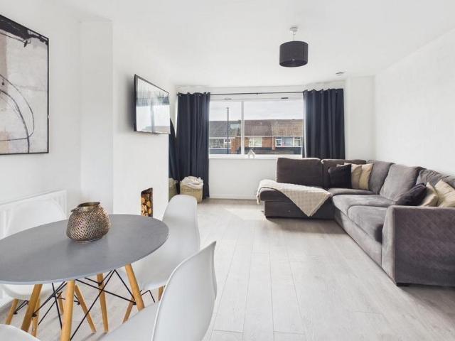 2 bedroom flat to rent