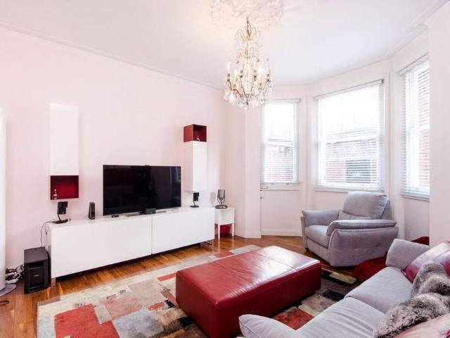 2 bedroom flat to rent