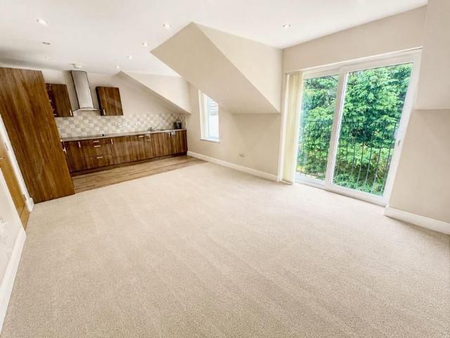 2 bedroom flat to rent