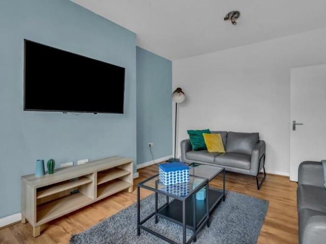 2 bedroom flat to rent