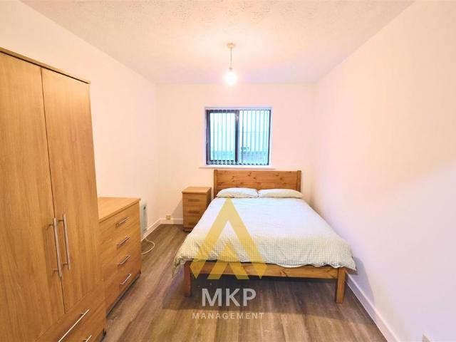 2 bedroom flat to rent