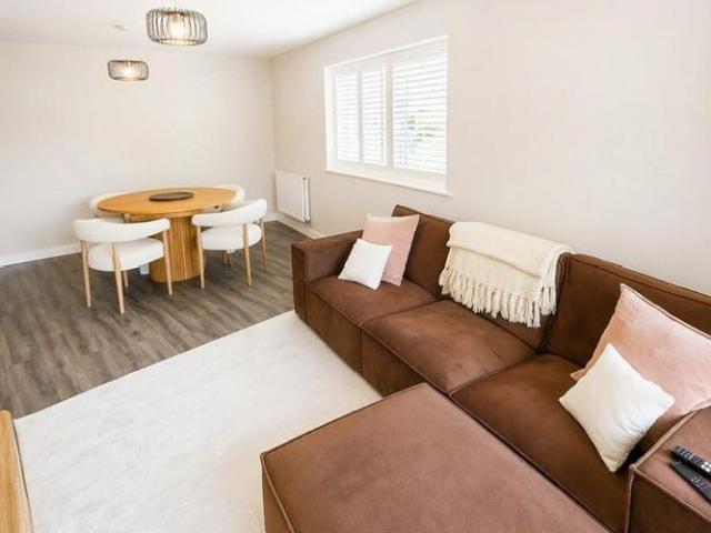2 bedroom flat to rent