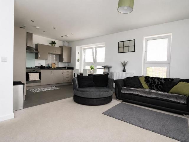 2 bedroom flat to rent