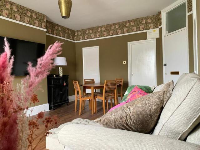 2 bedroom flat to rent
