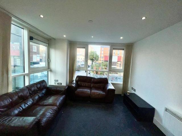 2 bedroom flat to rent