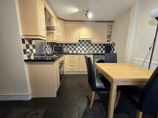 2 bedroom flat to rent