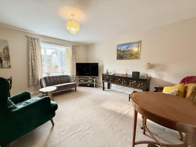 2 bedroom flat to rent