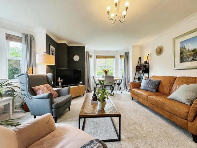 2 bedroom flat to rent
